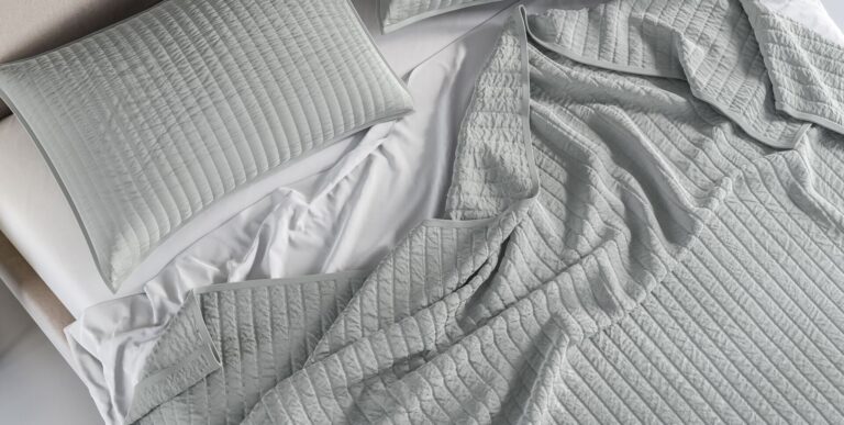 Types of Blankets: How to Choose the Best One for You | Saatva