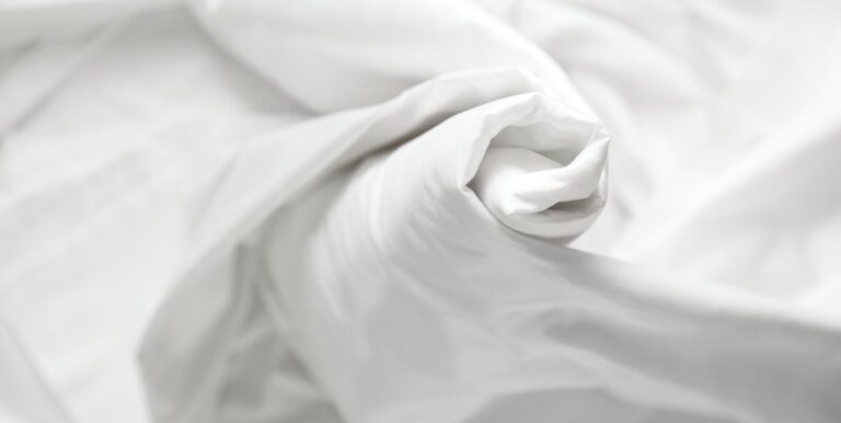 Top Sheet vs. No Top Sheet: Let's Settle the Bedding Debate | Saatva