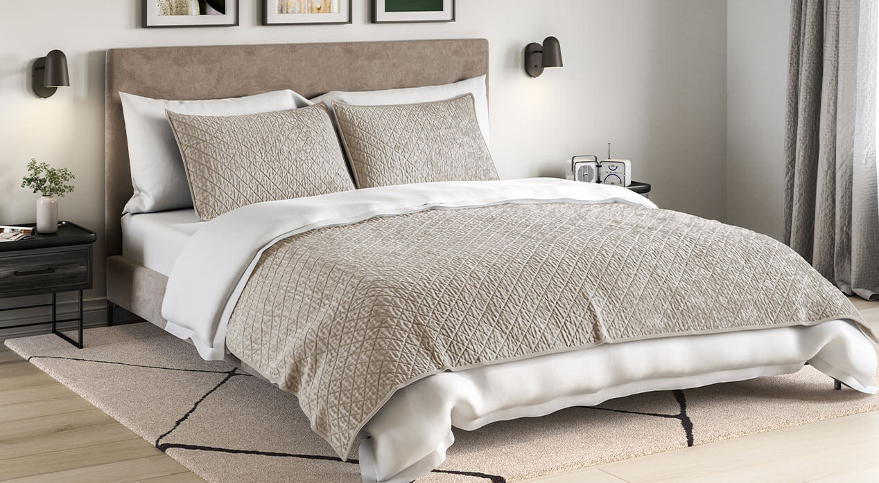 Organic Velvet Diamond Quilt - Velvet Quilt | Saatva